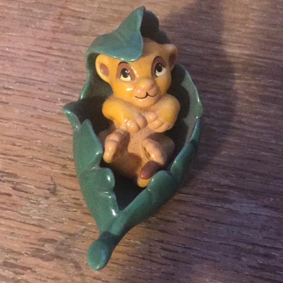 Disney | Accents | Vintage Disney Simba In Leaf Figurine | Poshmark